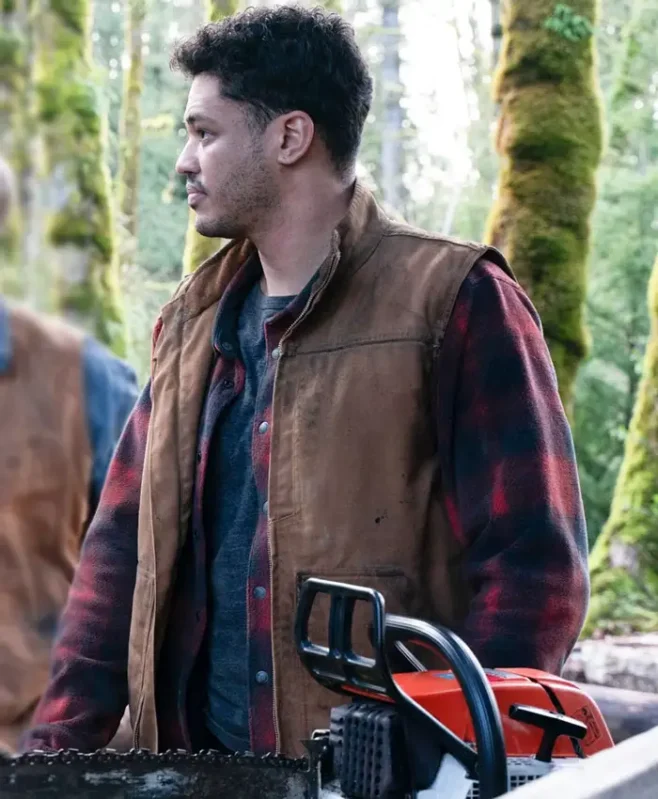 Tracker S02 Diego Stredel Brown Vest